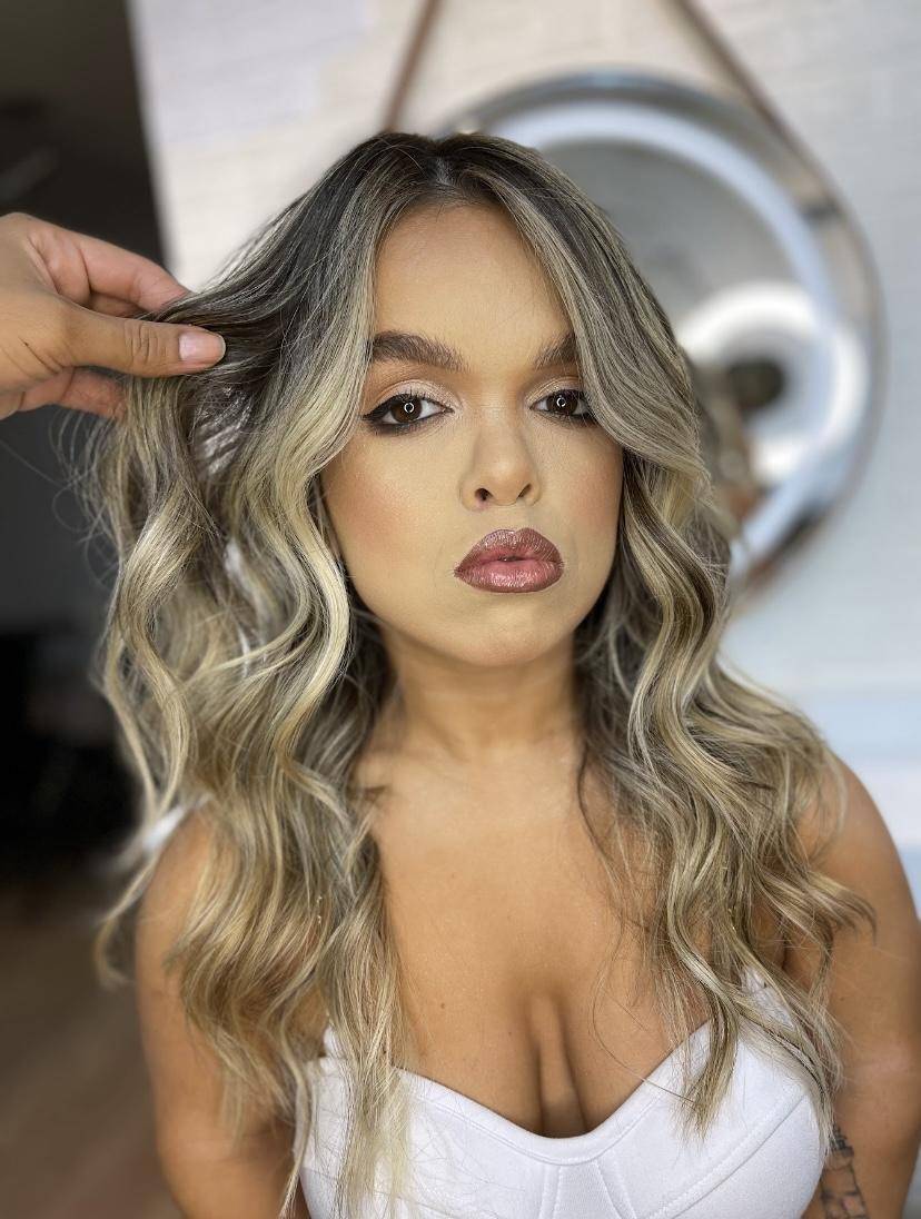 Conheça A História Da Mini Gabys A Musa Do Onlyfans Com Nanismo Que 7610