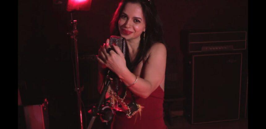 Pupila Cósmica: a jornada transformadora da cantora e compositora Lara ...